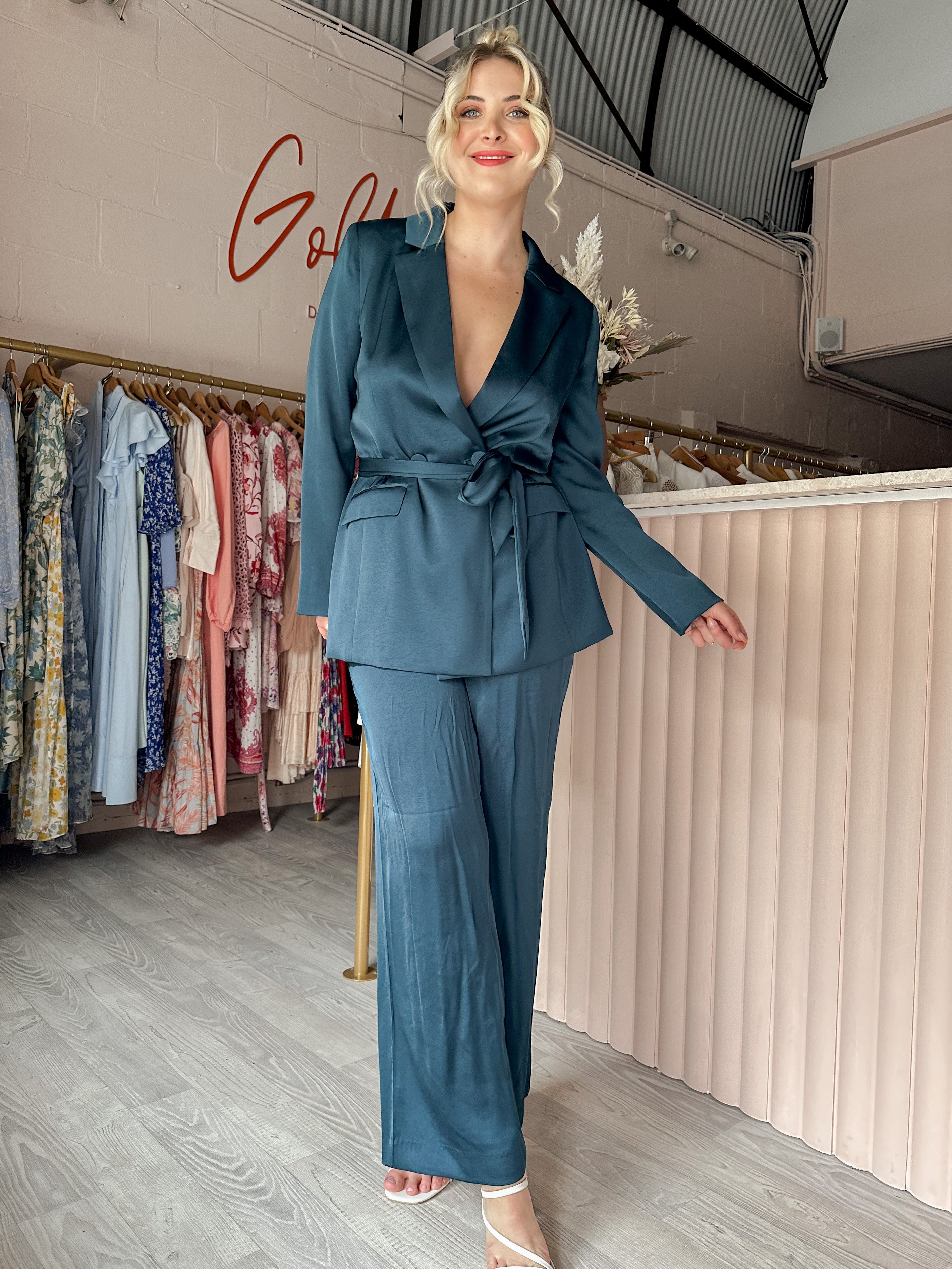 Forever New - Alora Suit Set (Size 12) – Goldie's - Designer Dress Hire